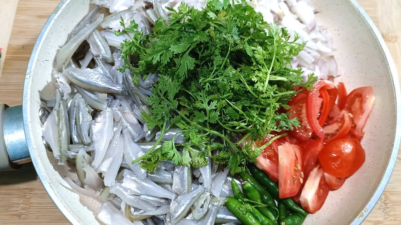 সেরা স্বাদের মলা মাছের চচ্চরি || Mola mach ranna || Fish Curry BANGLA ...