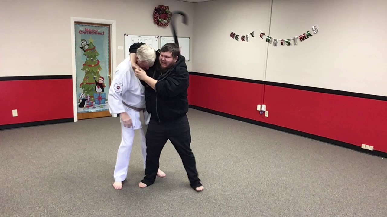 Cane Fu 68 yr old man defends himself - YouTube
