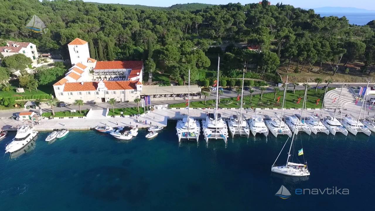 Maslinica (Šolta), Marina - YouTube