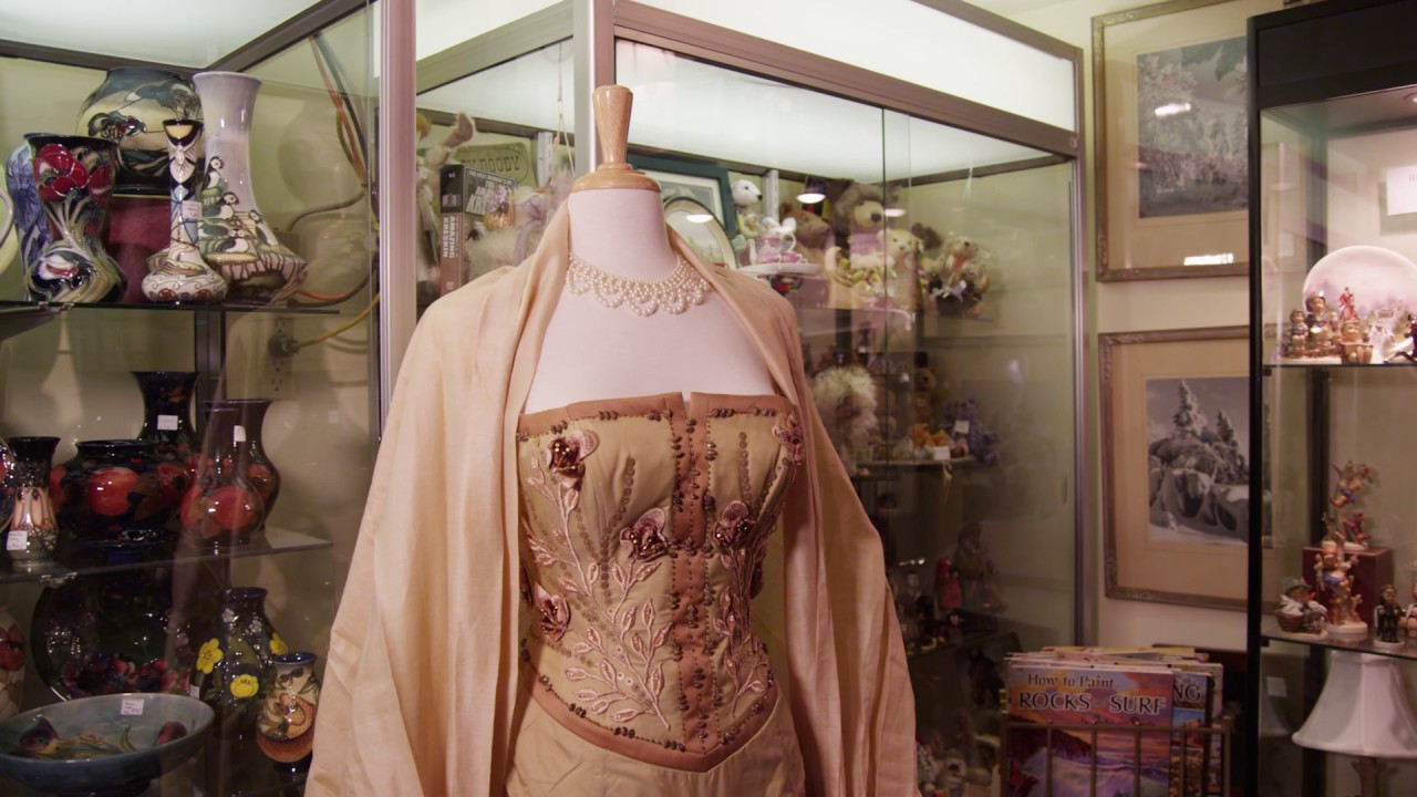 Unique Shopping in Port Hope - Antiques on Queen - YouTube