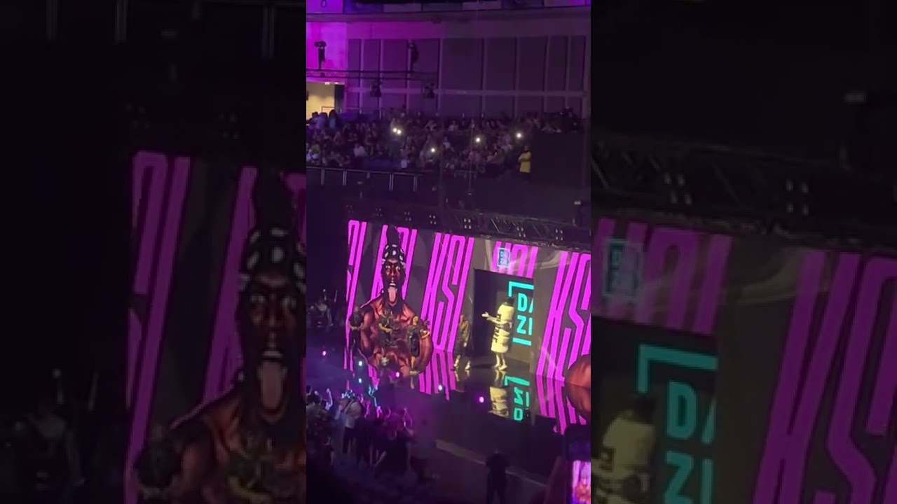 KSI walk out against Swarmz - YouTube