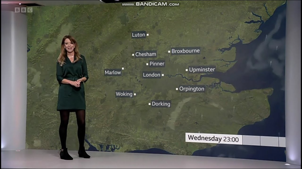 Elizabeth Rizzini - Black Tights & Ankle Boots - 26/10/22 - YouTube