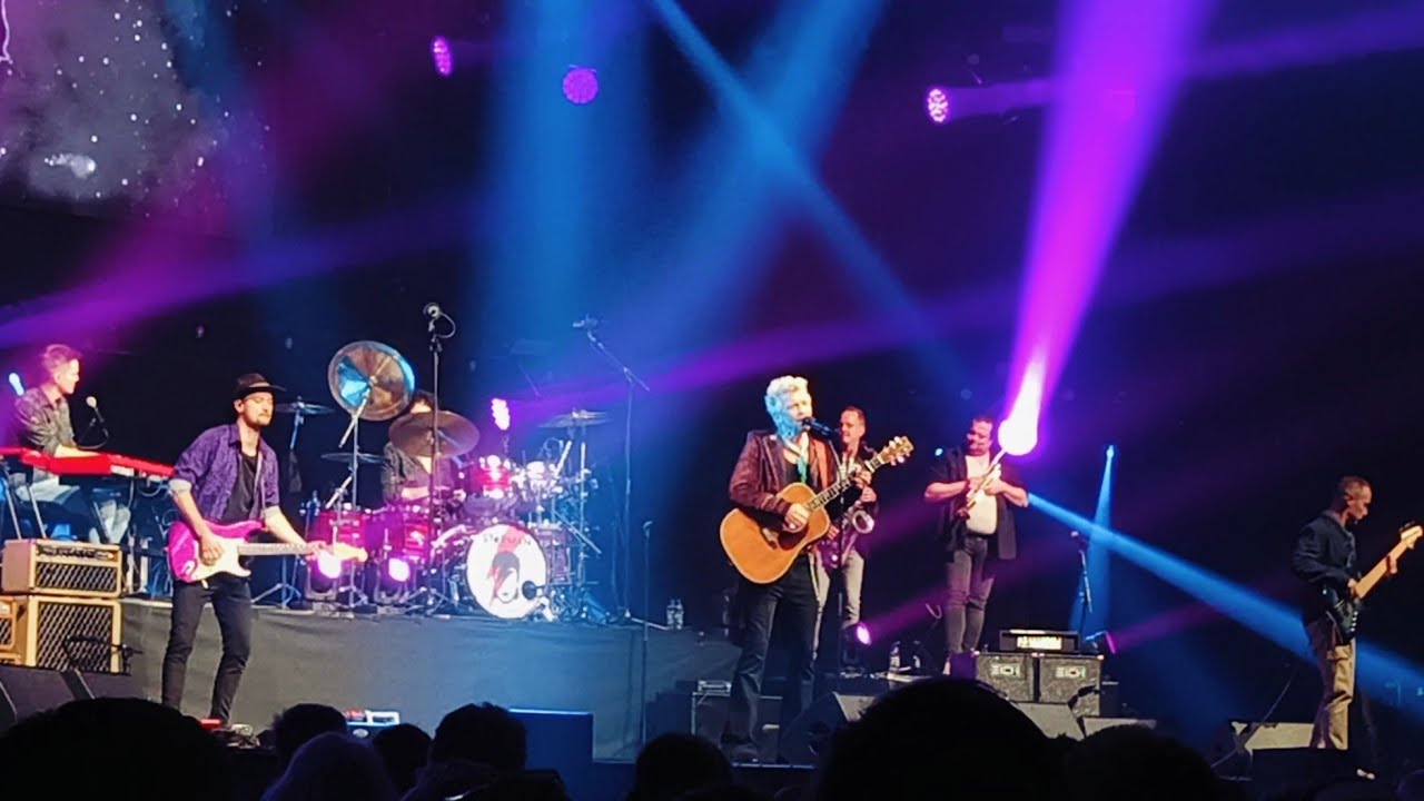 Starman - Starman band the Dutch David Bowie tribute AFAS 2024 - YouTube