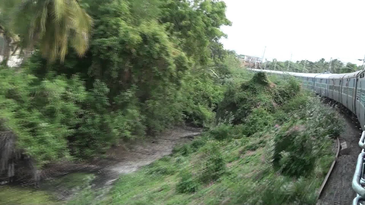 Pallavan Exp Crossing Cauvery & Kollidam river bridges - YouTube