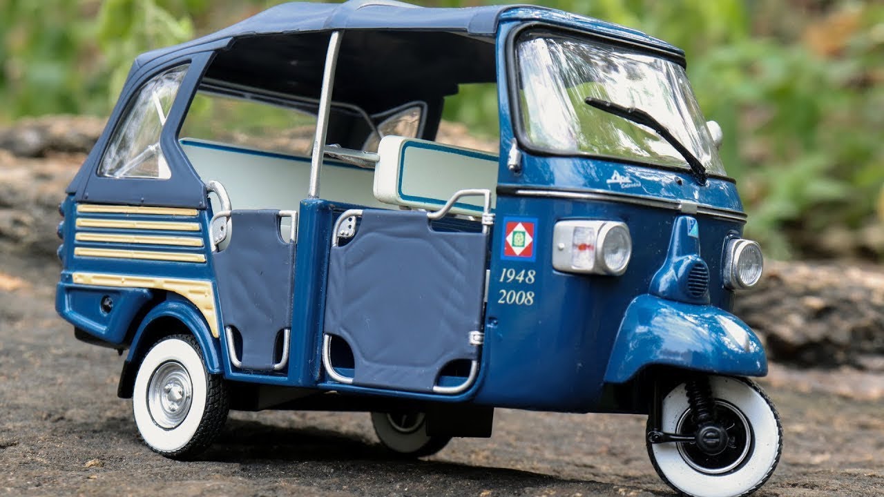 Unboxing Of Mini Piaggio Ape Classic 1:32 Italeri Diecast Model Auto ...