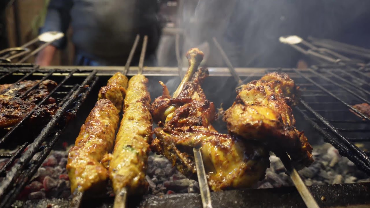 Amazing Grilled Fish And Chicken BBQ Tikka , Pakistan Street Food ...