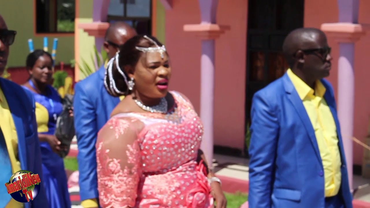 MFALME ZUMARIDI ALIVYOWASILI IKULU KATIKA SHEREHE YA SADAKA YA UKOMBOZI ...