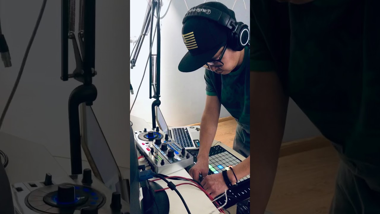 DJ OG - Set-upper ( live @ UB Radio 102.5) - YouTube