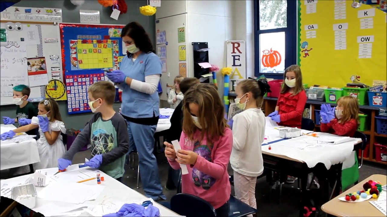 First graders dissect contractions! - YouTube