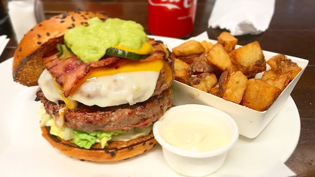 THE BEST BURGER IN BARCELONA !!!! - YouTube