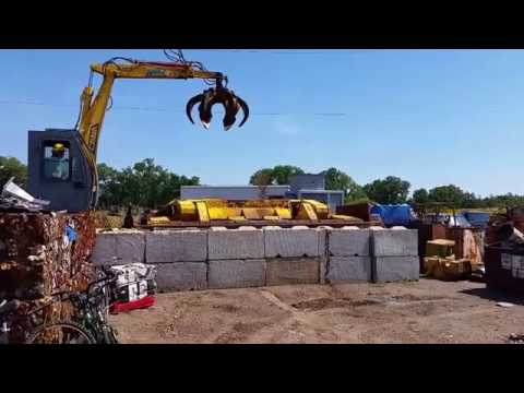 Colmar B5500 Mobile Baler Logger - YouTube