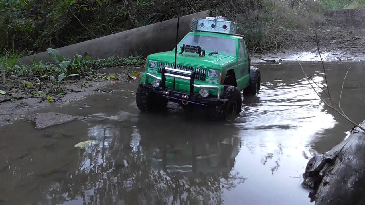 Rc 4x4 trucks - RC mudding - RC creek crossing - YouTube
