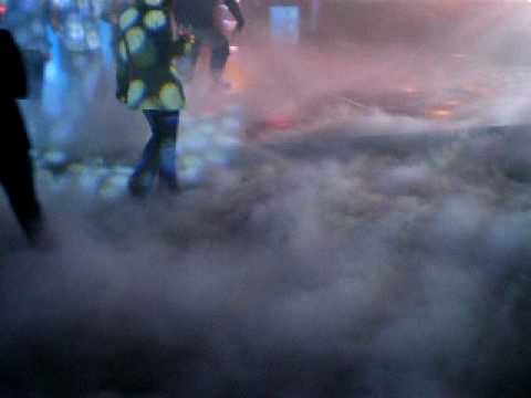 Cryo FX CO2 Low crawling smoke LSG Ground fog at Party Entrance,walking ...
