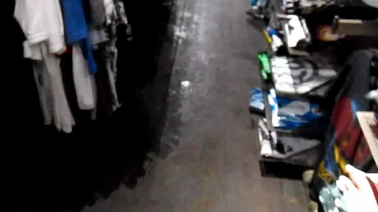 Hot Topic at the Galleria Mall in White Plains, New York. - YouTube