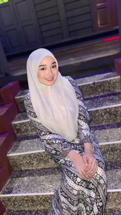 Cantiknya semua berbawal hari ni. Vibes2 Gadis ayu semua.btw yg pegang ayam tu lock 🥰hehhehe # ...