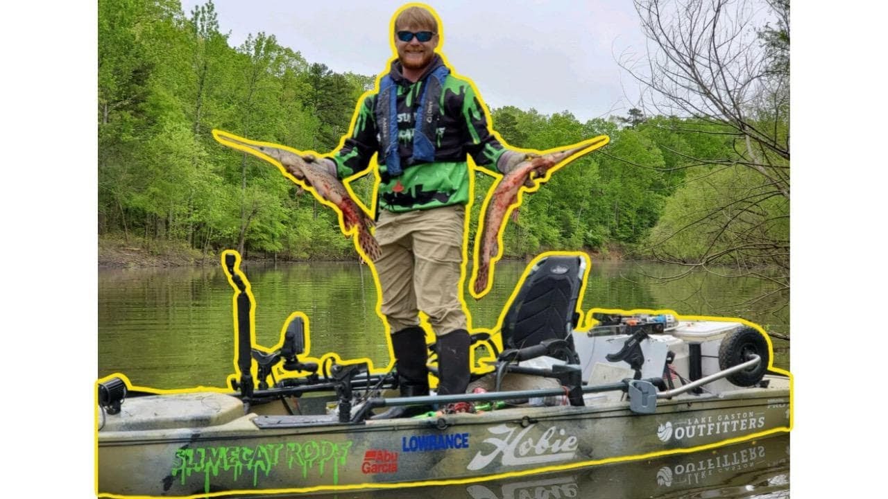 Bowfishing Gar in Hobie kayak - YouTube