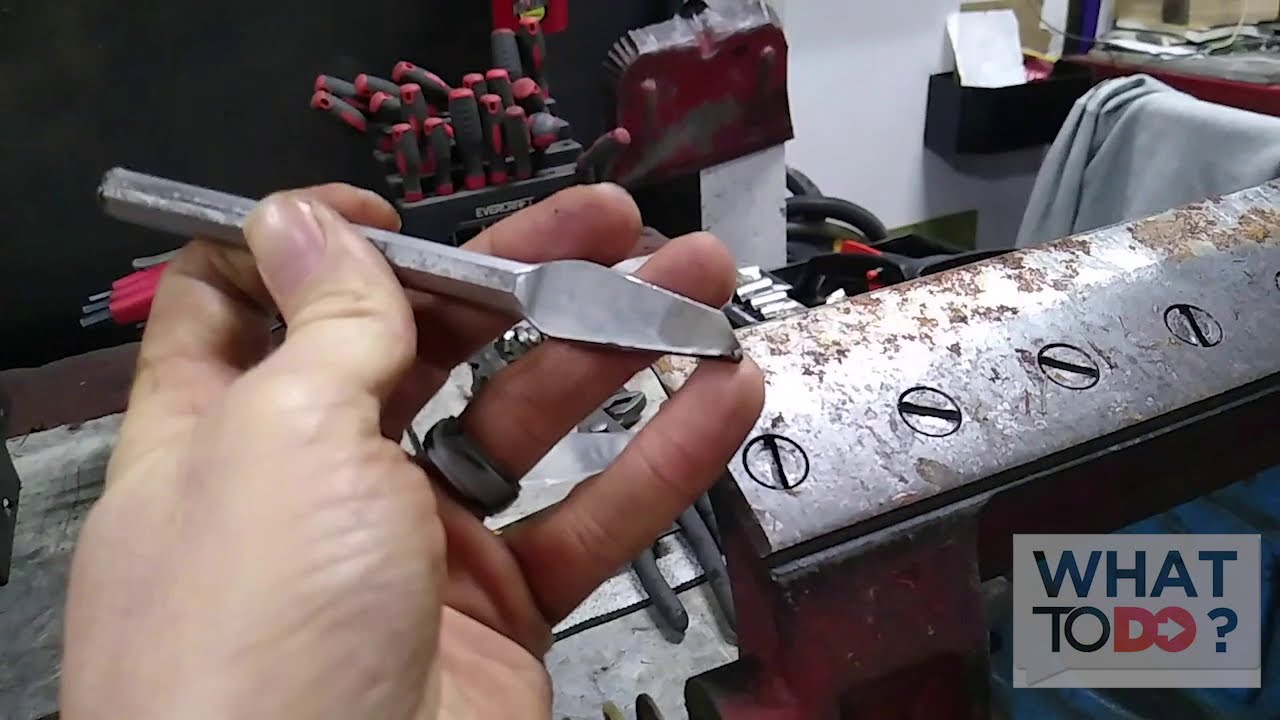 Removing & Installing Bed Knife & Bed Knife Screws - YouTube