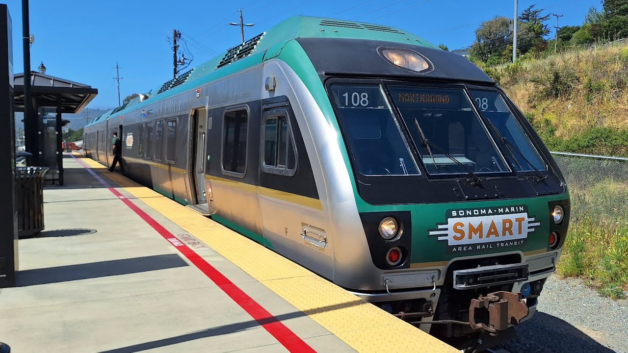 SMART: Northbound Train #14 ride from Larkspur to San Rafael (2-Car ...