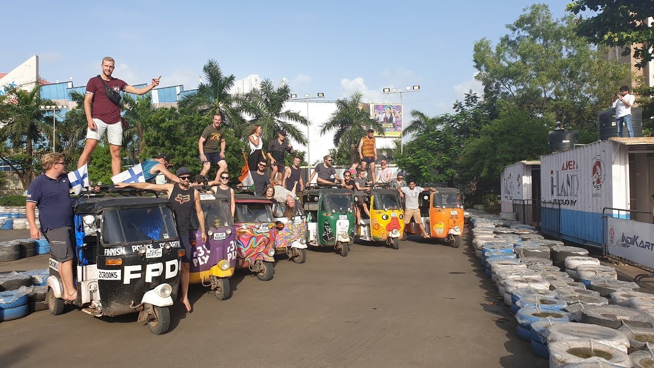 Rickshaw racing on a go-kart track in Mumbai, India - YouTube
