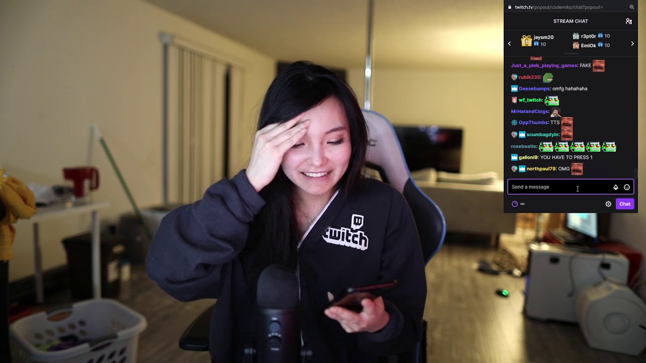 Streamer proves she has a real boyfriend