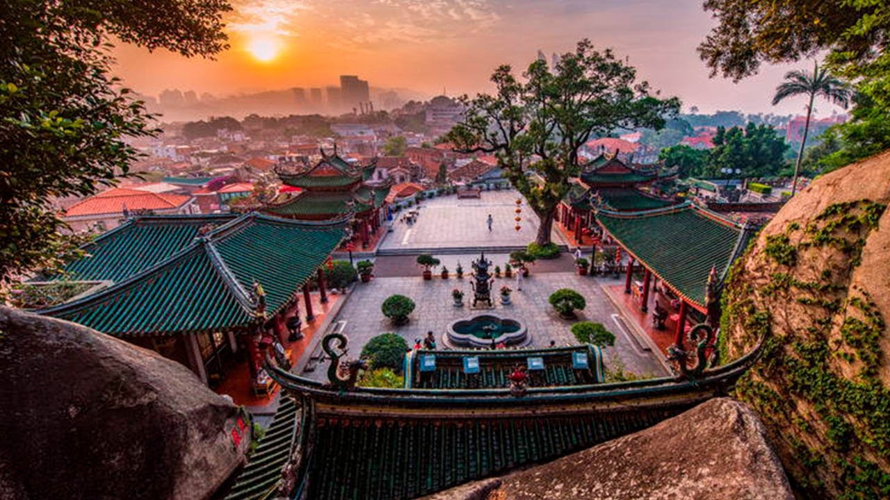 Explore Gulangyu – China's 52nd UNESCO world heritage site - YouTube