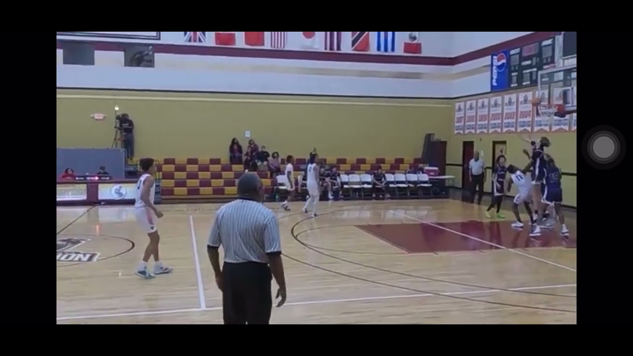 (OFFENSE) TWO FEET FINISH THROUGH CONTACT - YouTube