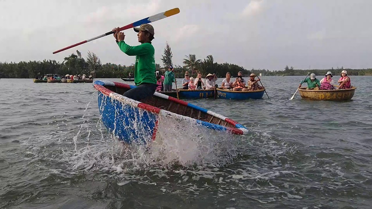 Hoi An boat spinning wheel - YouTube