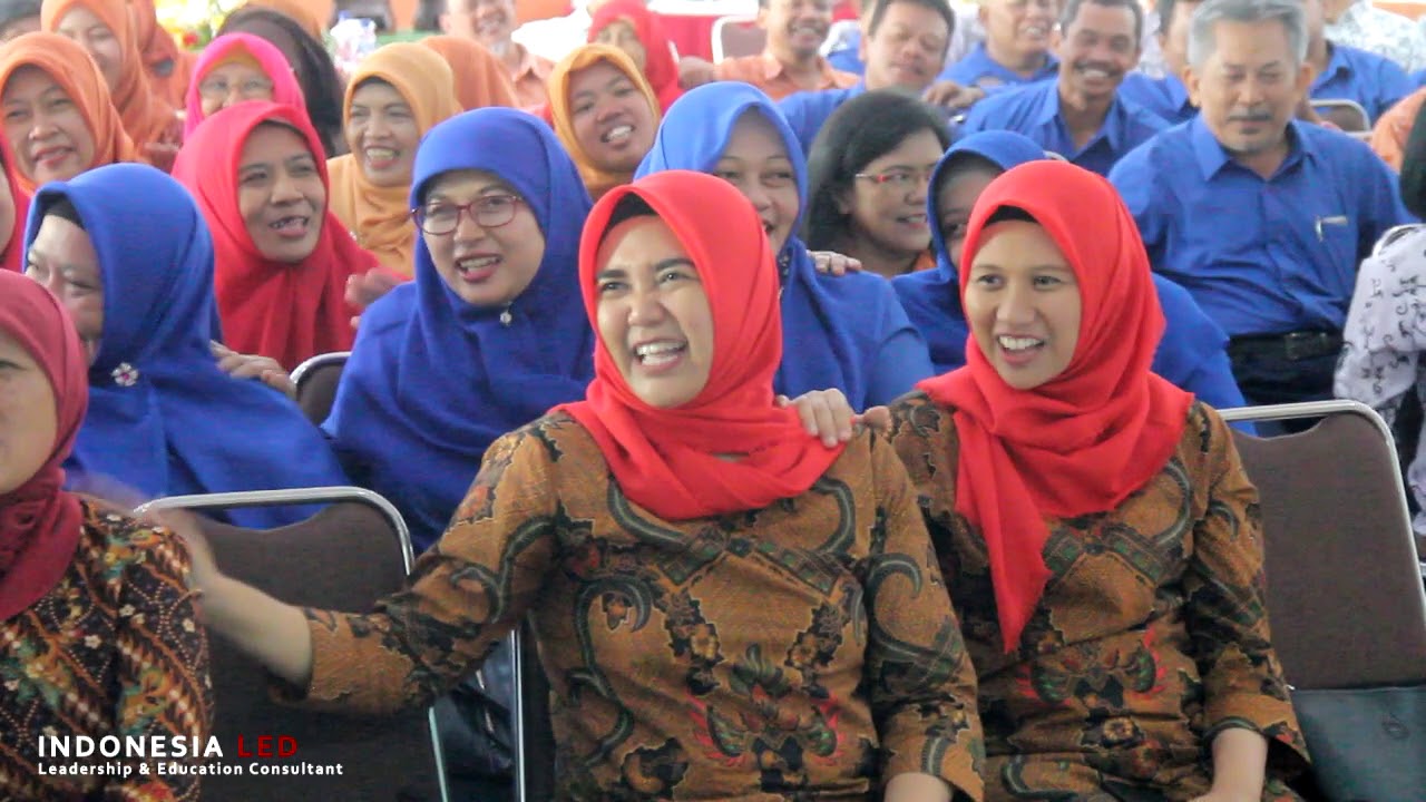 Yayasan Kartika Jaya bersama Dr. Umi Dayati, M.Pd. - YouTube
