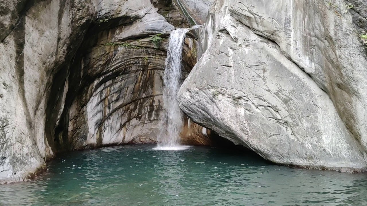 Flying Dragon Waterfall 飛龍瀑布 🇹🇼 (2020-03) - YouTube