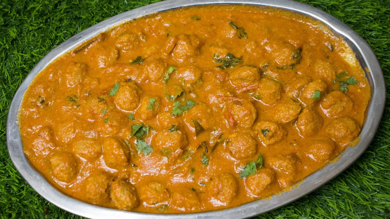 Meal maker curry / Soya chunks curry Recipe - YouTube