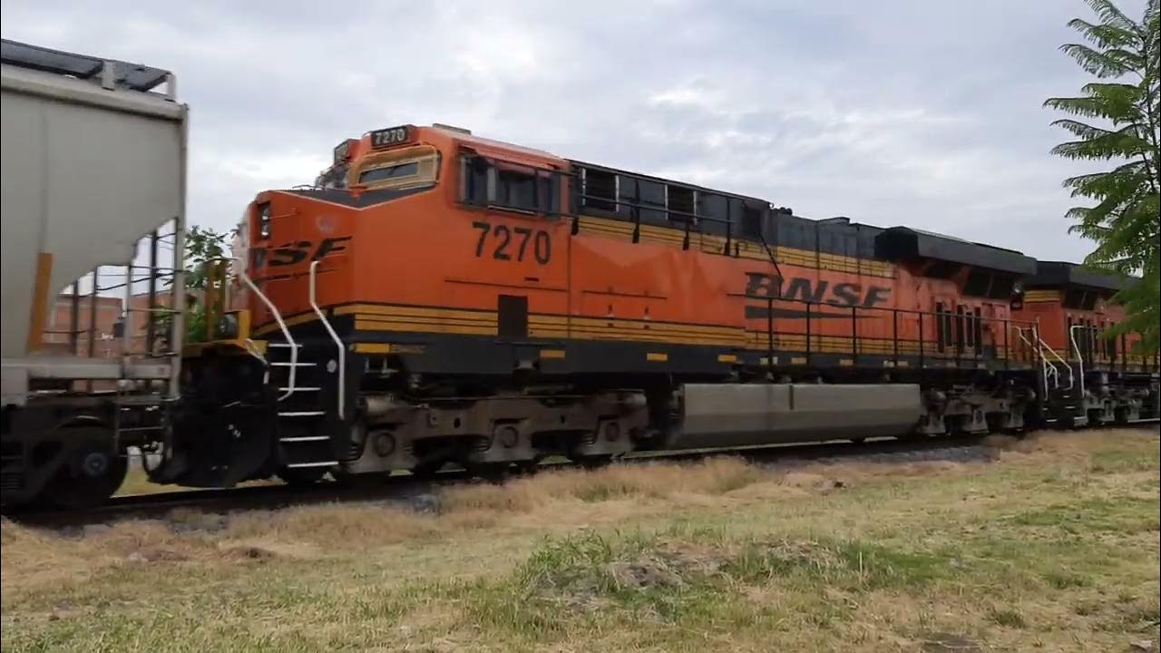 Tren 3809, BNSF 8355, BNSF 7270 & BNSF 8287 Granelero Rumbo al Sur - YouTube