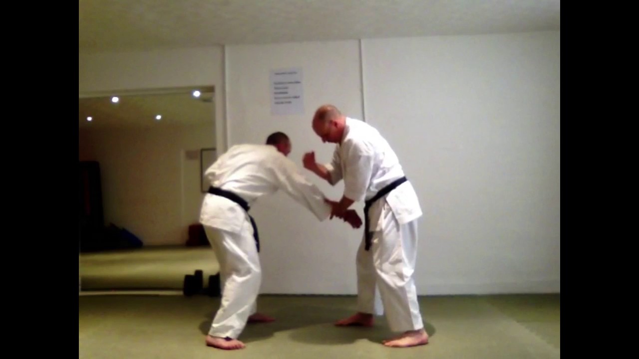 Gedan Barai/low sweeping block - YouTube