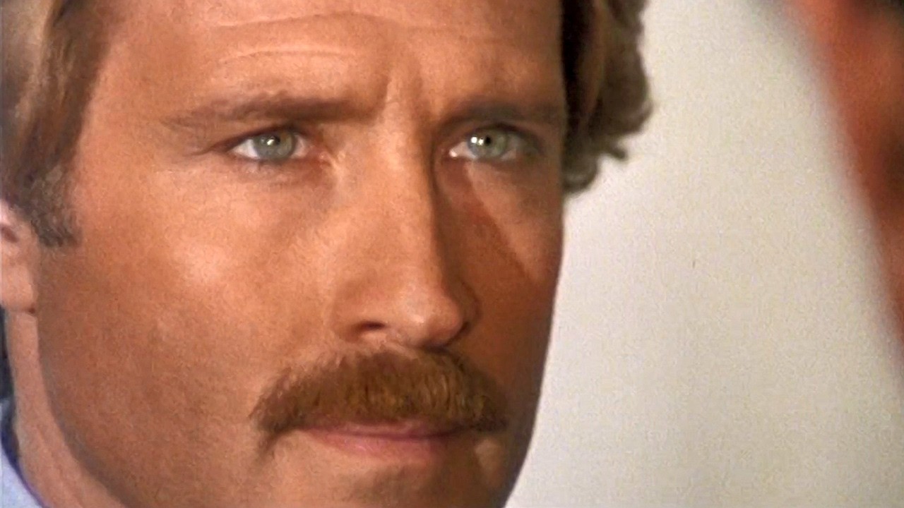 Convoy Busters (1978) ORIGINAL TRAILER - YouTube