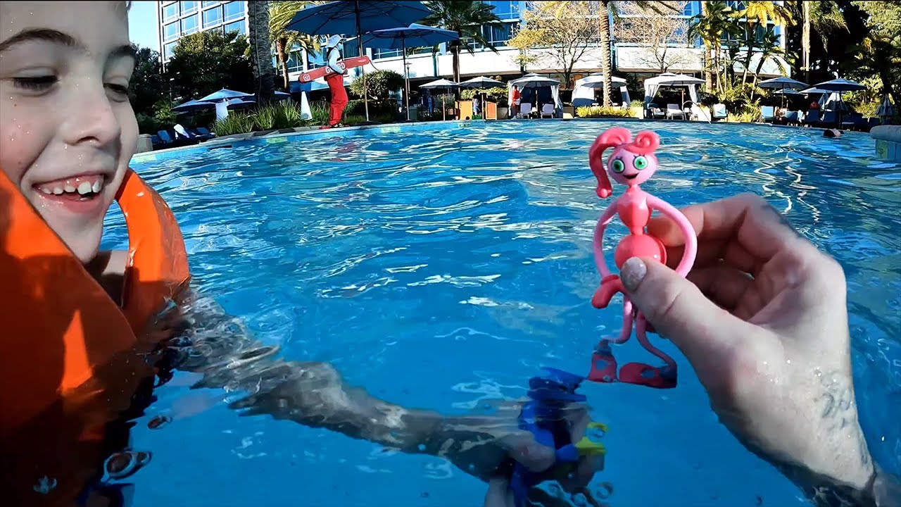 Swimming with Poppy Playtime Toys at Disneyland! - YouTube