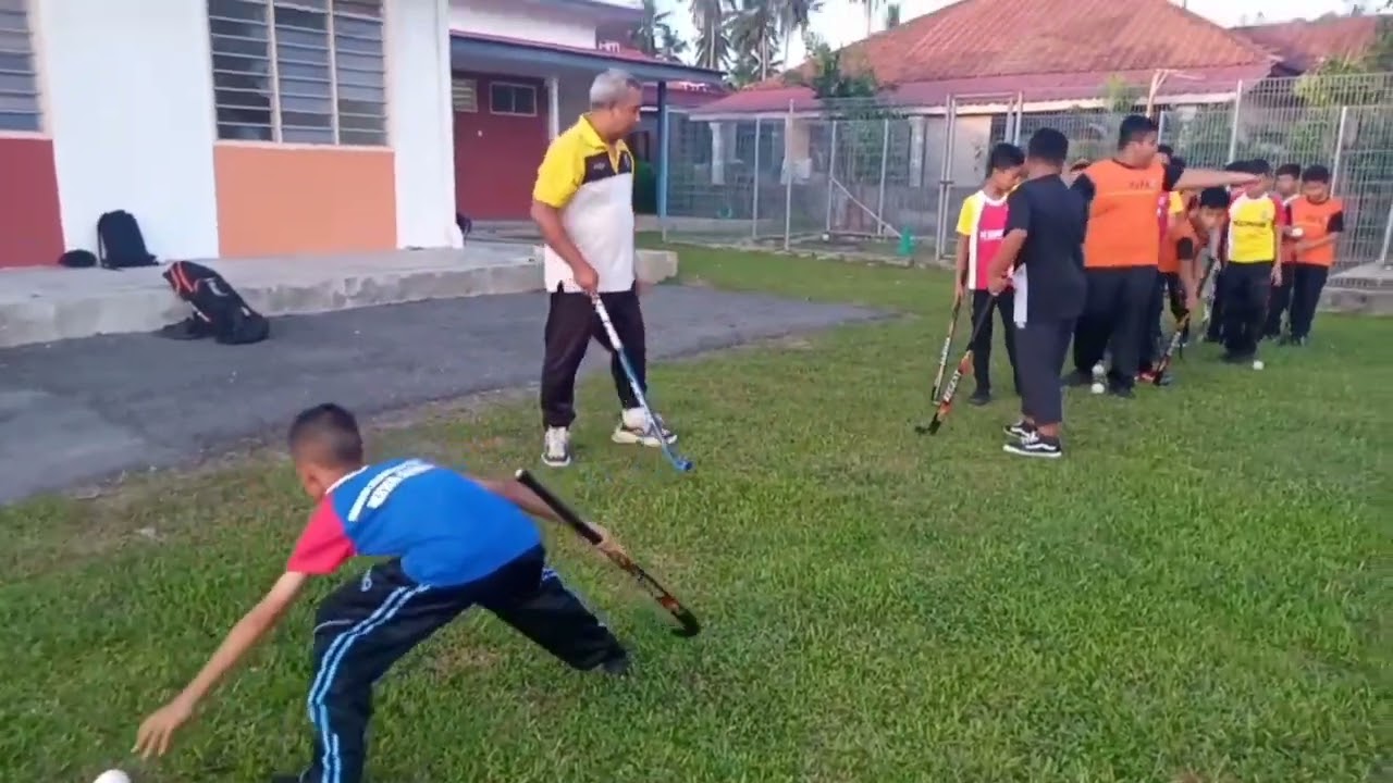 Latihan Asas Hoki Sekolah Kebangsaan Sijangkang - YouTube