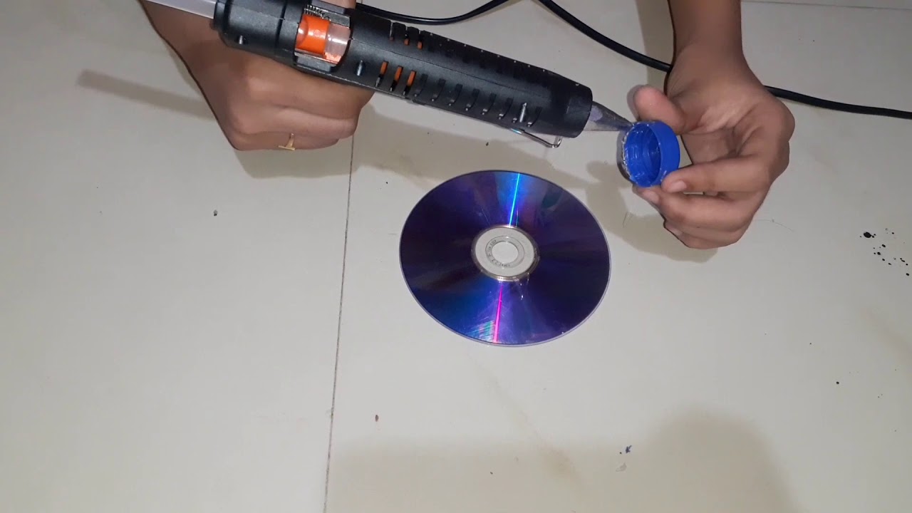 AIR CAN MOVE THE C.D ||EASY EXPERIMENT||SCIENCE EXPERIMENT - YouTube