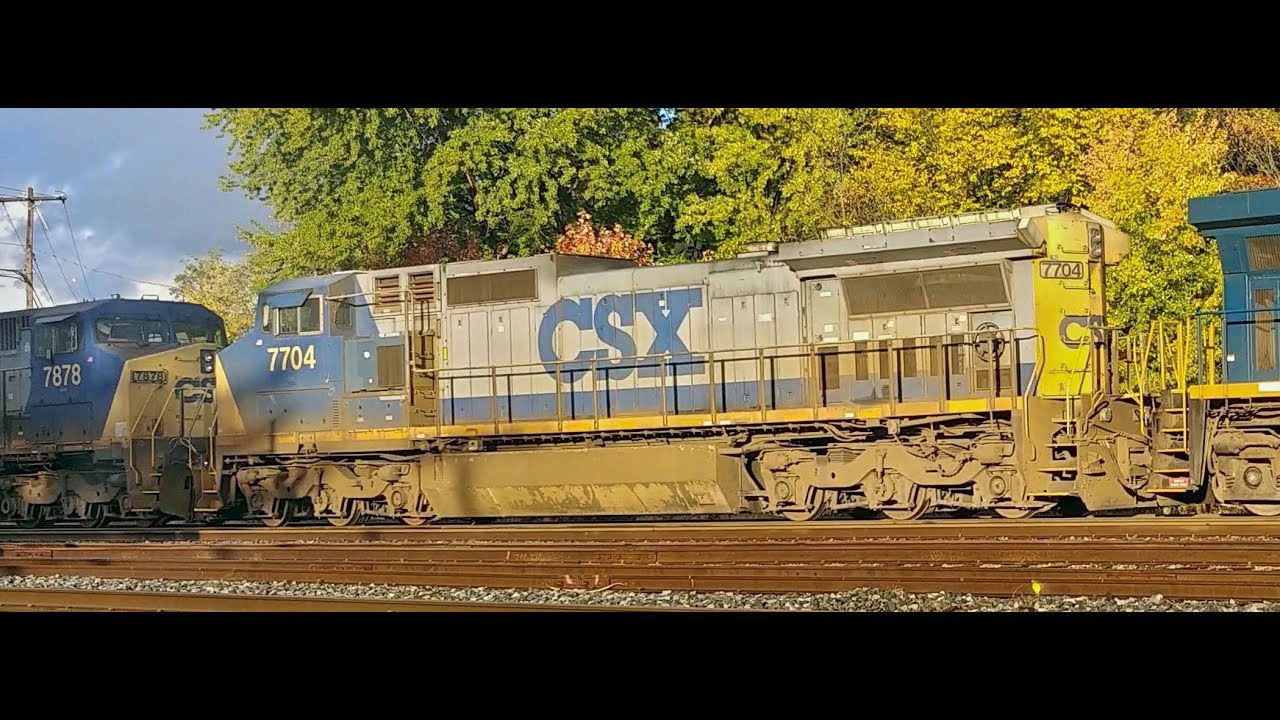 5 Locomotives starting from a protected crossing on CSX Q392 @ Dunkirk, NY - YouTube