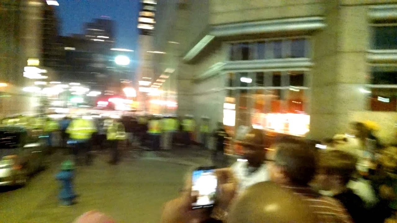Pre-Implosion Crowd Pan - HPD sirens, too! - YouTube