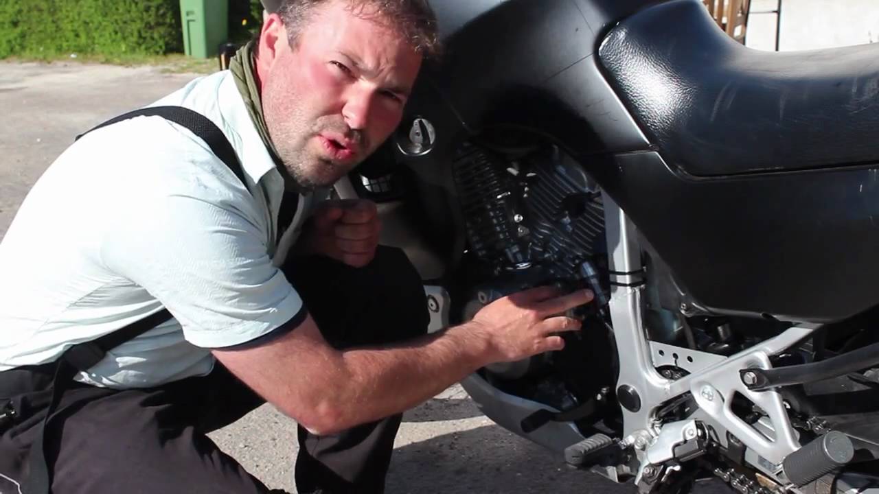 112 | Loobman Chain Oiler on Honda Transalp - YouTube