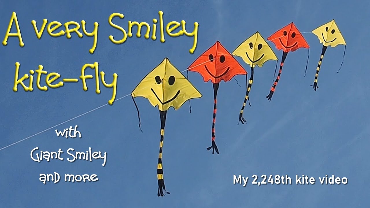 A very Smiley kite-fly with Giant Smiley and more - YouTube