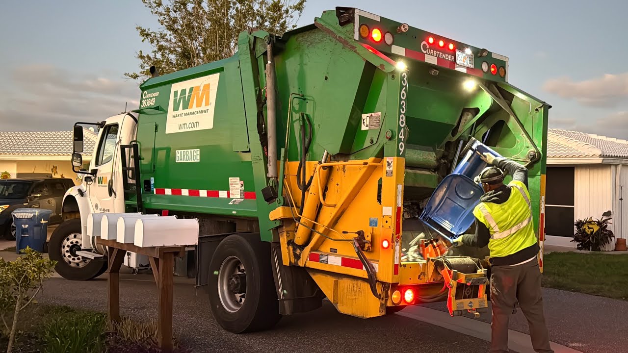 Waste Management Mini Freightliner Curbtender Rear Loader Garbage Truck ...