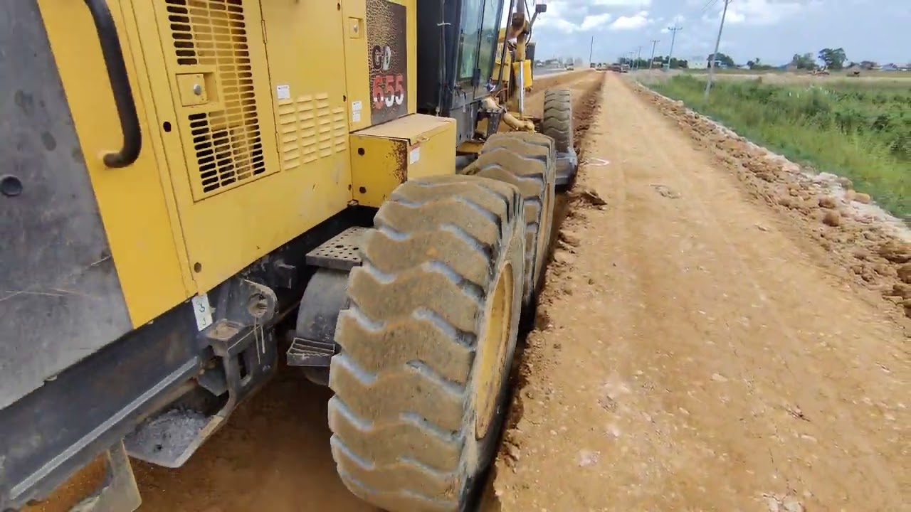 motor grader Komatasu GD 655-3 motor grader Komatasu GD 705 - YouTube