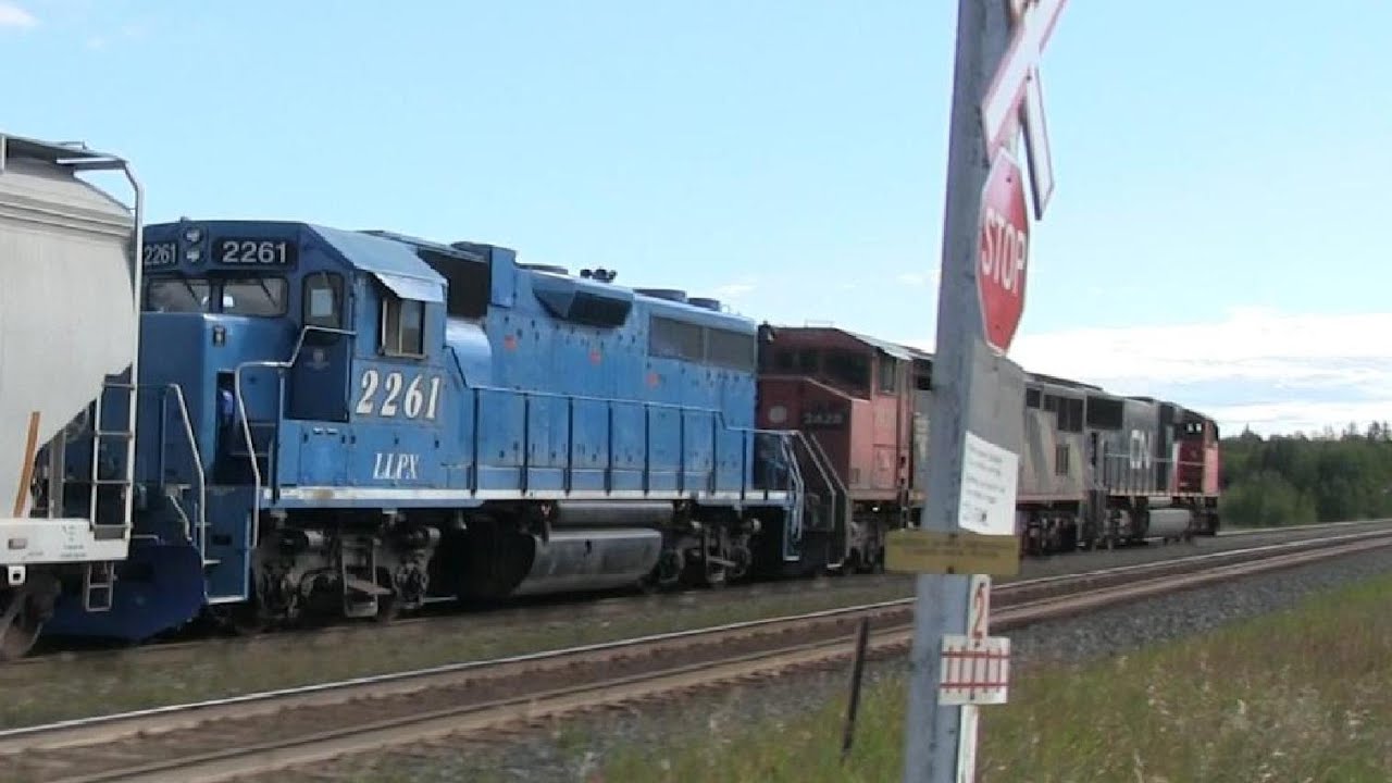 CN Train Spotting HD: Kelowna Pacific Railway!! | CN 5716 2428 & LLPX 2261 Leads CN 416 6/14 8 ...