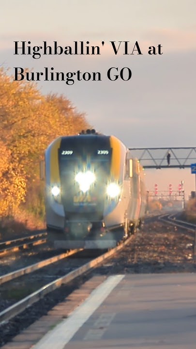Highballin' VIA at Burlington GO - YouTube