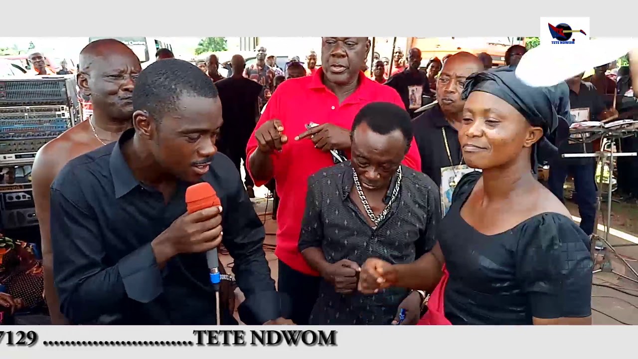 Ben performed Onyun Adwo while J A Adofo dance with him @Mr Ampadu's ...