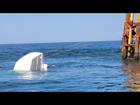 160 miles offshore LIVE from a small boat - YouTube