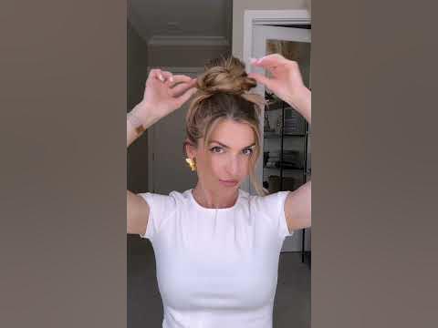 MESSY BUN TUTORIAL FOR LONG HAIR - YouTube