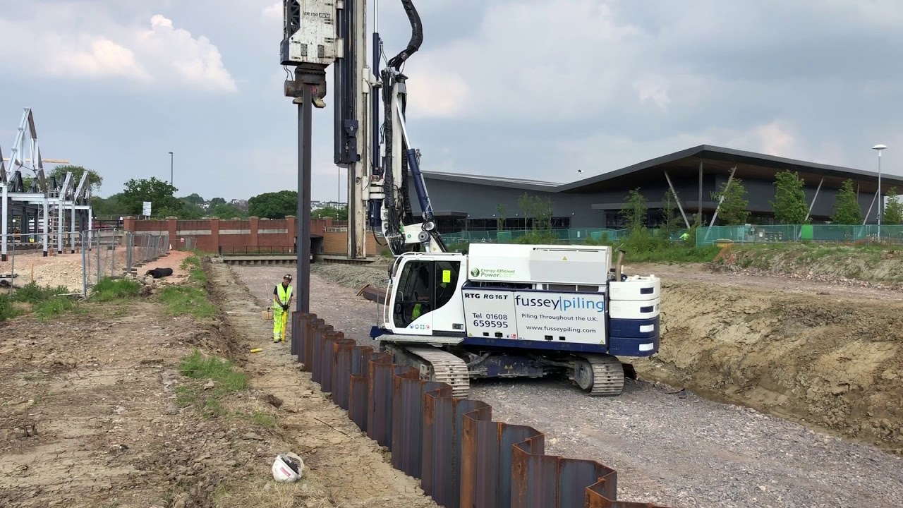 Fussey Piling RTG16T Leader Rig - YouTube