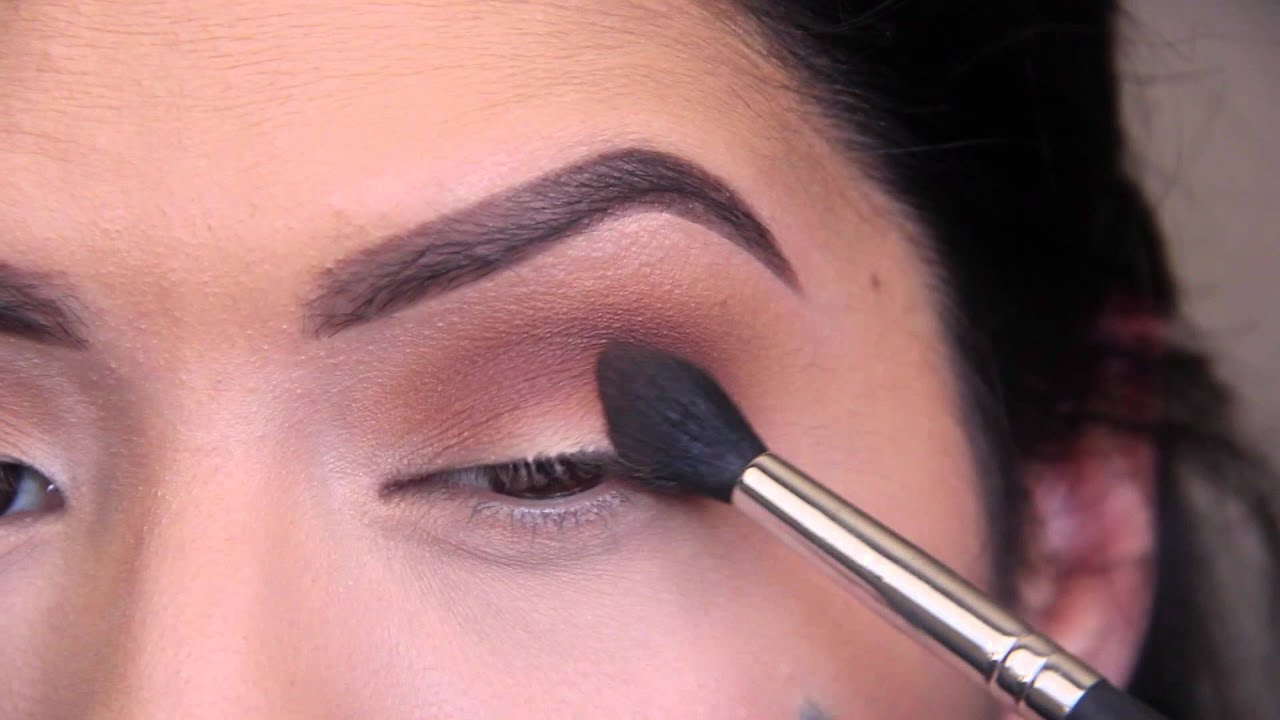Classic Dramatic Smokey Eye - YouTube