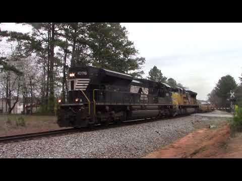 NS 1076 leads 25M through Pell City, AL 3/15/21 - YouTube